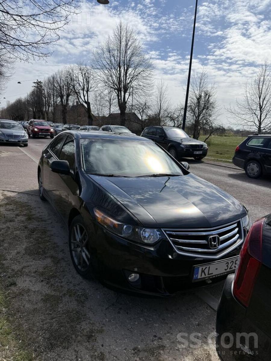 Melns Honda Accord 2008 Jelgava, ar dzinēja tilpumu 2.20 L un nobraukumu 306 tūkst. km par 3700 €, foto 9 vietnē AUTOMOTO.COM.LV