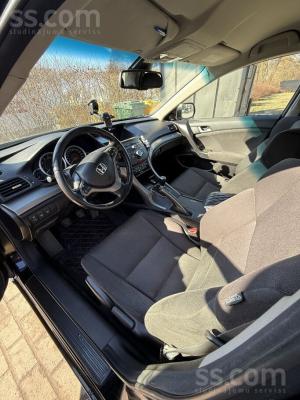 Melns Honda Accord 2008 Jelgava, ar dzinēja tilpumu 2.20 L un nobraukumu 306 tūkst. km par 3700 €, foto 11 vietnē AUTOMOTO.COM.LV
