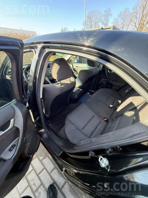 Melns Honda Accord 2008 Jelgava, ar dzinēja tilpumu 2.20 L un nobraukumu 306 tūkst. km par 3700 €, foto 12 vietnē AUTOMOTO.COM.LV