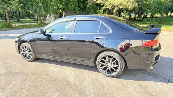 Black Honda Accord 2008 in Riga, with an engine capacity of 2.40 L and mileage of 360 thousand km for 3500 €, photo 5 on AUTOMOTO.COM.LV