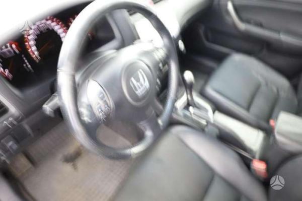 Black Honda Accord 2008 in Siauliai, with an engine capacity of 2.00 L and mileage of 172 thousand km for 3850 €, photo 9 on AUTOMOTO.COM.LV