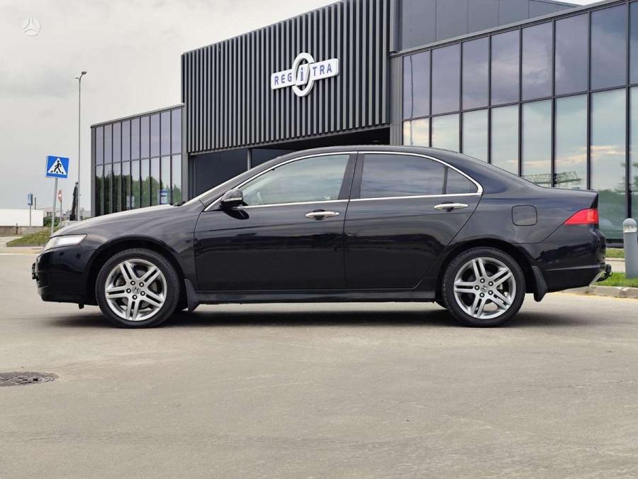 Melns Honda Accord 2008 Šauļi, ar dzinēja tilpumu 2.00 L un nobraukumu 173 tūkst. km par 3750 €, foto 4 vietnē AUTOMOTO.COM.LV