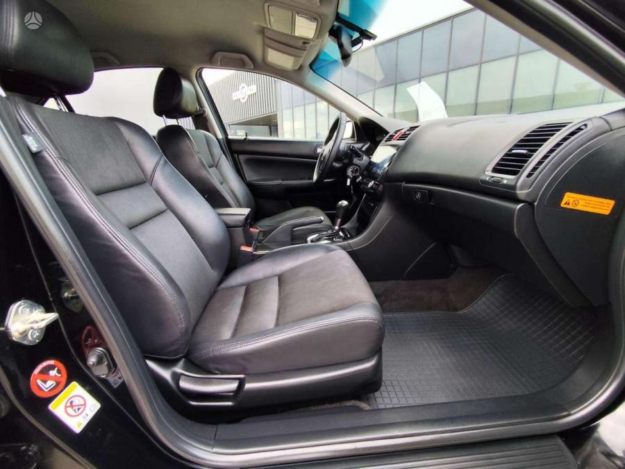 Melns Honda Accord 2008 Šauļi, ar dzinēja tilpumu 2.00 L un nobraukumu 173 tūkst. km par 3750 €, foto 12 vietnē AUTOMOTO.COM.LV