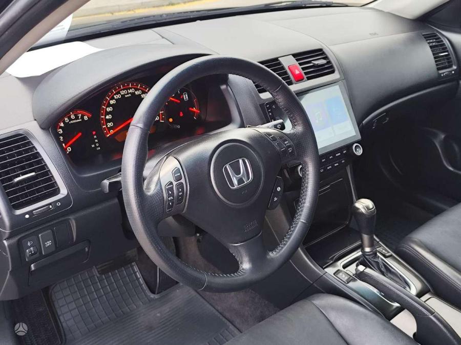 Melns Honda Accord 2008 Šauļi, ar dzinēja tilpumu 2.00 L un nobraukumu 173 tūkst. km par 3750 €, foto 15 vietnē AUTOMOTO.COM.LV