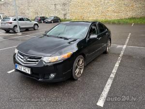Melns Honda Accord 2008 Tallina, ar dzinēja tilpumu 2.00 L un nobraukumu 288 tūkst. km par 4000 €, foto  vietnē AUTOMOTO.COM.LV