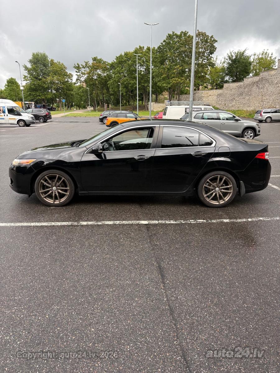 Melns Honda Accord 2008 Tallina, ar dzinēja tilpumu 2.00 L un nobraukumu 288 tūkst. km par 4000 €, foto 3 vietnē AUTOMOTO.COM.LV