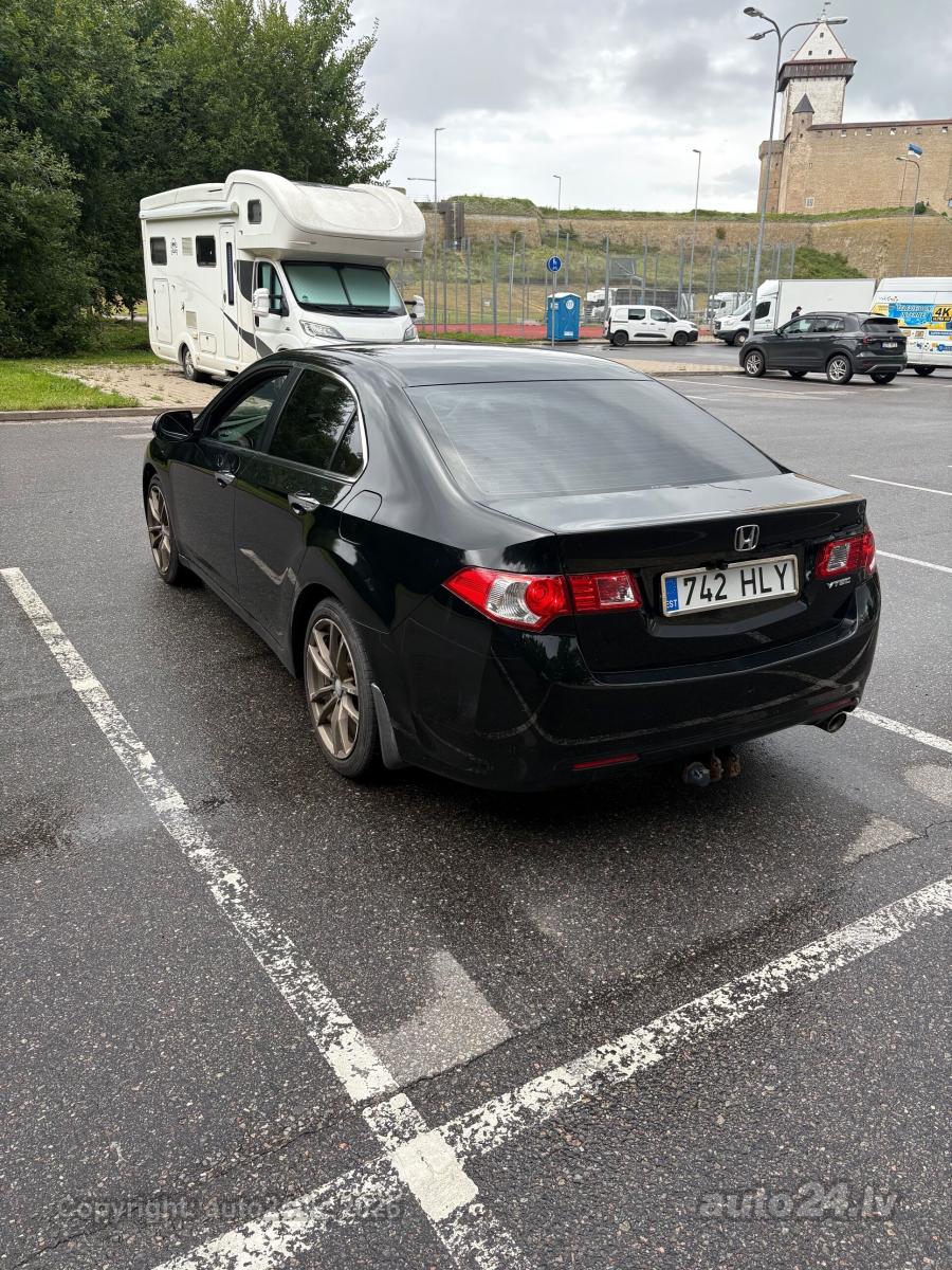 Melns Honda Accord 2008 Tallina, ar dzinēja tilpumu 2.00 L un nobraukumu 288 tūkst. km par 4000 €, foto 4 vietnē AUTOMOTO.COM.LV