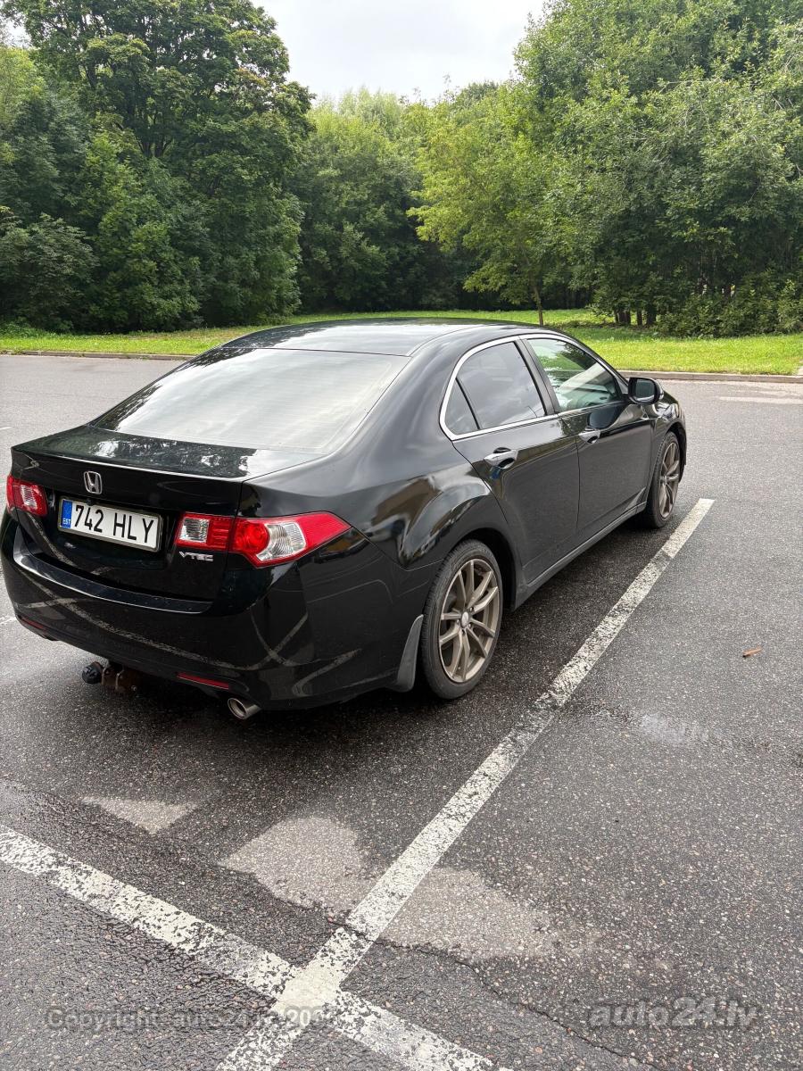 Melns Honda Accord 2008 Tallina, ar dzinēja tilpumu 2.00 L un nobraukumu 288 tūkst. km par 4000 €, foto 6 vietnē AUTOMOTO.COM.LV