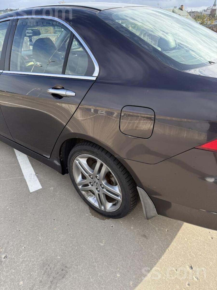 Black Honda Accord 2008 in Riga, with an engine capacity of 2.00 L and mileage of 233 thousand km for 2199 €, photo 7 on AUTOMOTO.COM.LV