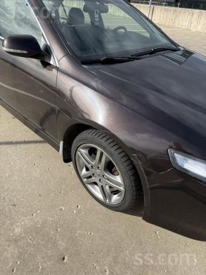 Black Honda Accord 2008 in Riga, with an engine capacity of 2.00 L and mileage of 233 thousand km for 2199 €, photo 10 on AUTOMOTO.COM.LV