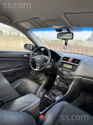 Black Honda Accord 2008 in Riga, with an engine capacity of 2.00 L and mileage of 233 thousand km for 2199 €, photo 20 on AUTOMOTO.COM.LV