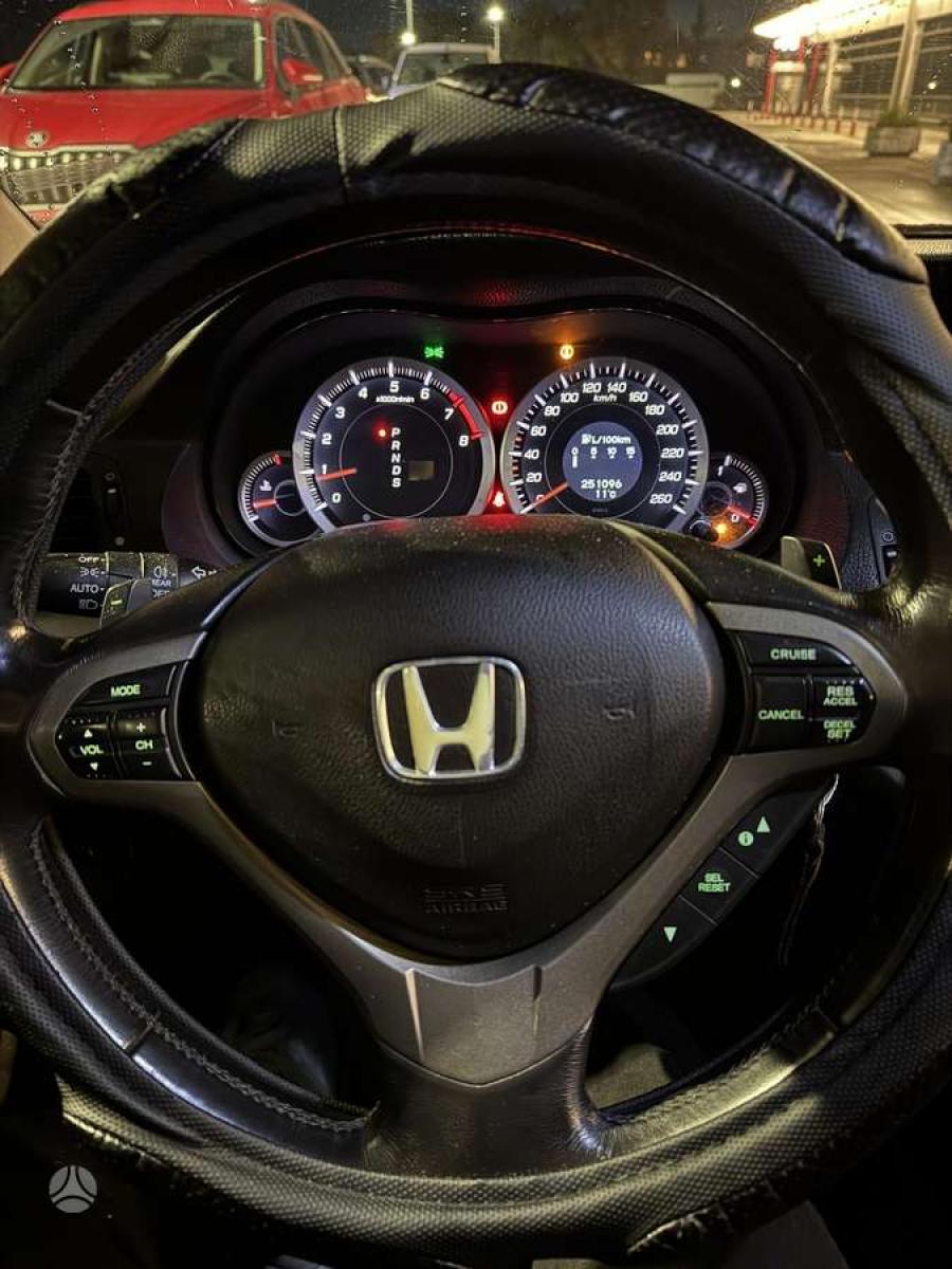 Melns Honda Accord 2008 Viļņa, ar dzinēja tilpumu 2.00 L un nobraukumu 251 tūkst. km par 3300 €, foto 5 vietnē AUTOMOTO.COM.LV