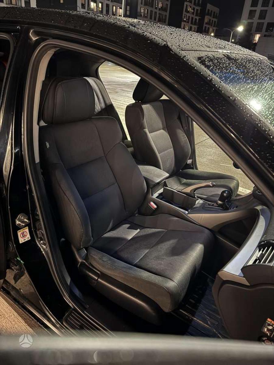 Melns Honda Accord 2008 Viļņa, ar dzinēja tilpumu 2.00 L un nobraukumu 251 tūkst. km par 3300 €, foto 9 vietnē AUTOMOTO.COM.LV