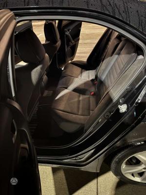 Melns Honda Accord 2008 Viļņa, ar dzinēja tilpumu 2.00 L un nobraukumu 251 tūkst. km par 3300 €, foto 12 vietnē AUTOMOTO.COM.LV