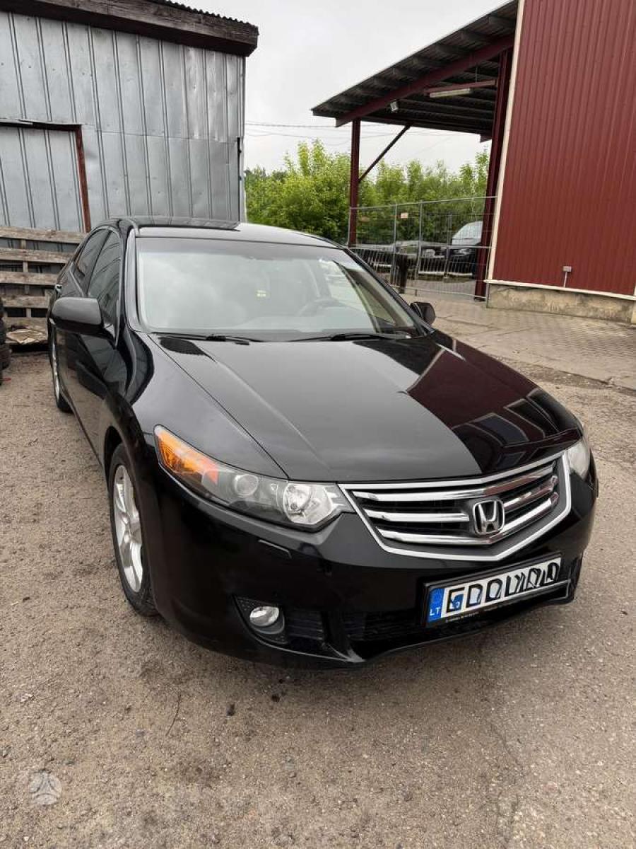 Melns Honda Accord 2008 Viļņa, ar dzinēja tilpumu 2.00 L un nobraukumu 251 tūkst. km par 3300 €, foto 13 vietnē AUTOMOTO.COM.LV