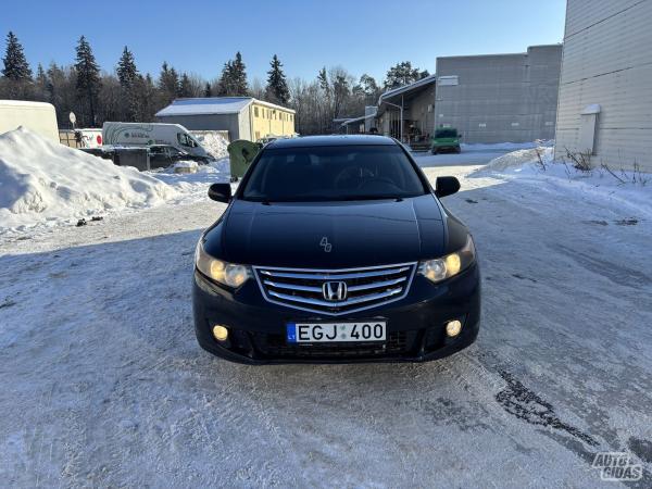 Black Honda Accord 2009 in Vilnius, with an engine capacity of 2.00 L and mileage of 176 thousand km for 2700 €, photo 2 on AUTOMOTO.COM.LV