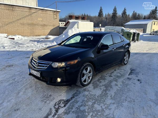 Black Honda Accord 2009 in Vilnius, with an engine capacity of 2.00 L and mileage of 176 thousand km for 2700 €, photo 3 on AUTOMOTO.COM.LV
