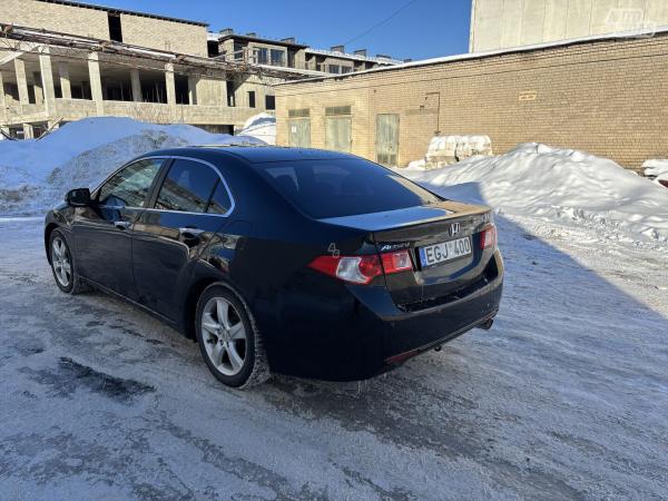 Black Honda Accord 2009 in Vilnius, with an engine capacity of 2.00 L and mileage of 176 thousand km for 2700 €, photo 5 on AUTOMOTO.COM.LV