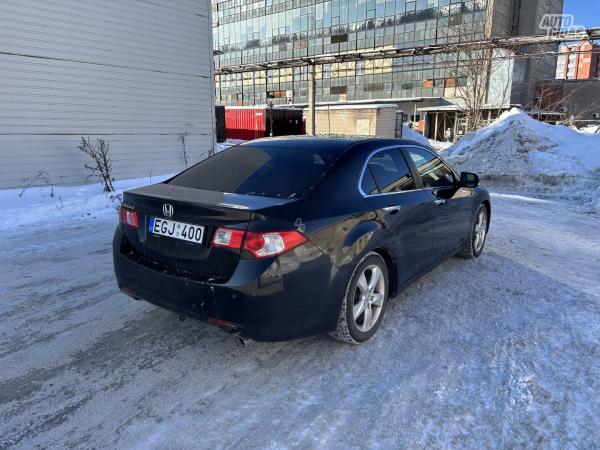 Black Honda Accord 2009 in Vilnius, with an engine capacity of 2.00 L and mileage of 176 thousand km for 2700 €, photo 7 on AUTOMOTO.COM.LV