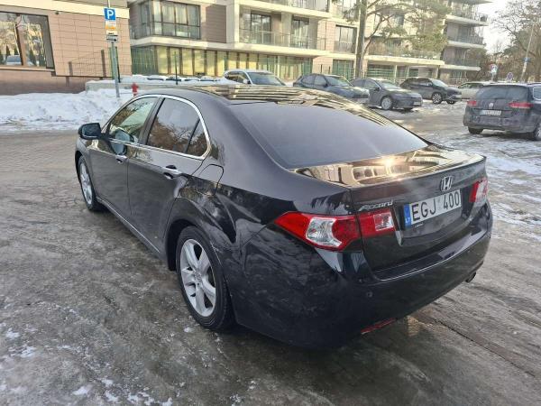 Melns Honda Accord 2009 Viļņa, ar dzinēja tilpumu 2.00 L un nobraukumu 176 tūkst. km par 4300 €, foto 7 vietnē AUTOMOTO.COM.LV