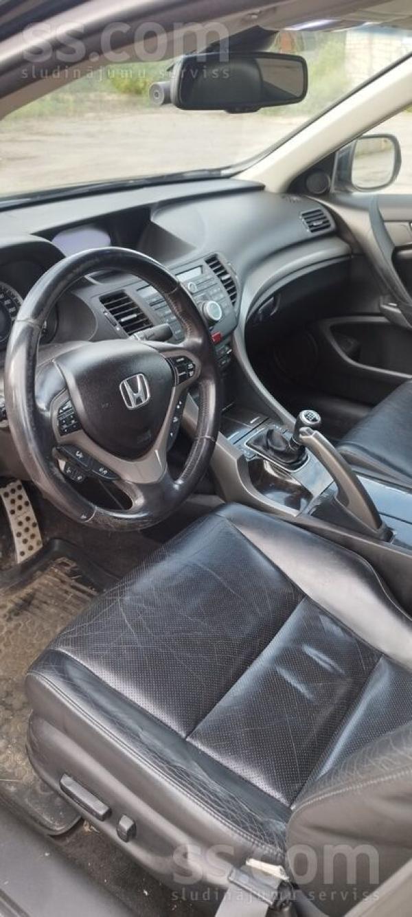 Black Honda Accord 2009 in Jurmala, with an engine capacity of 2.20 L and mileage of 374 thousand km for 1500 €, photo 6 on AUTOMOTO.COM.LV