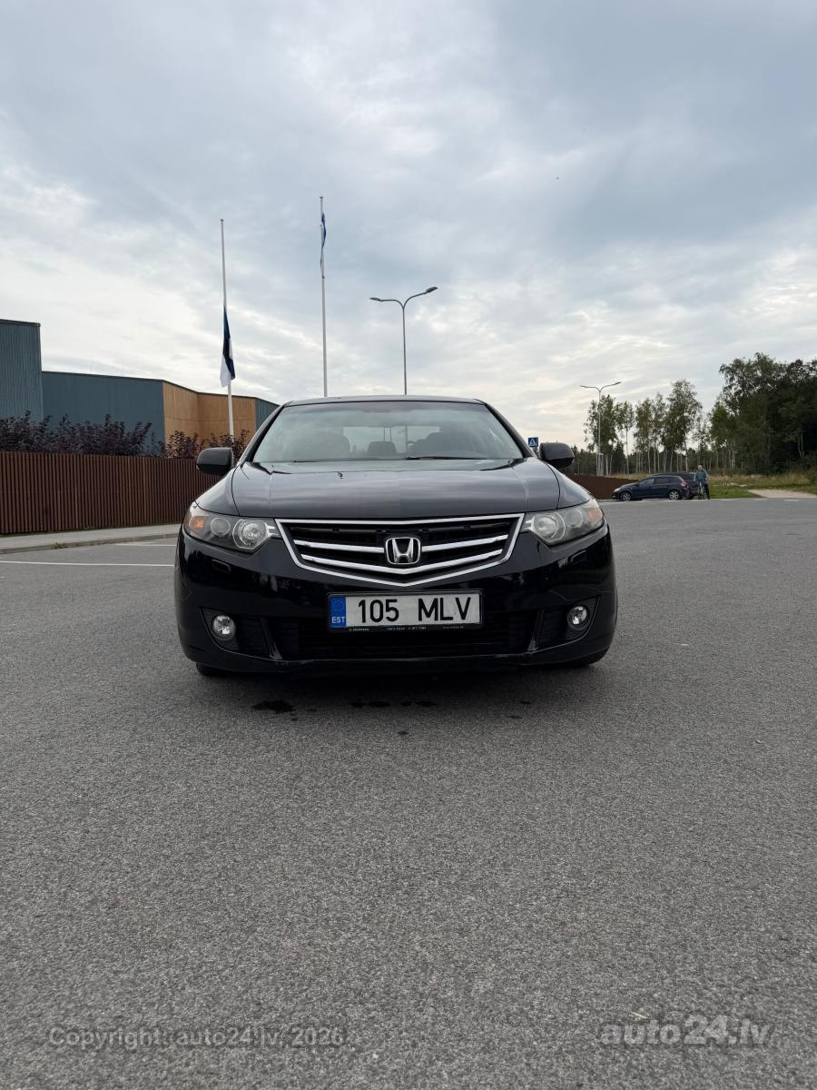 Black Honda Accord 2009 in Tallinn, with an engine capacity of 2.00 L and mileage of 251 thousand km for 3000 €, photo 6 on AUTOMOTO.COM.LV