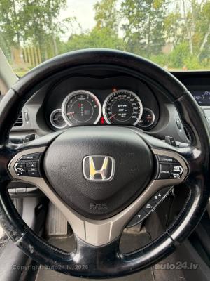 Black Honda Accord 2009 in Tallinn, with an engine capacity of 2.00 L and mileage of 251 thousand km for 3000 €, photo 8 on AUTOMOTO.COM.LV