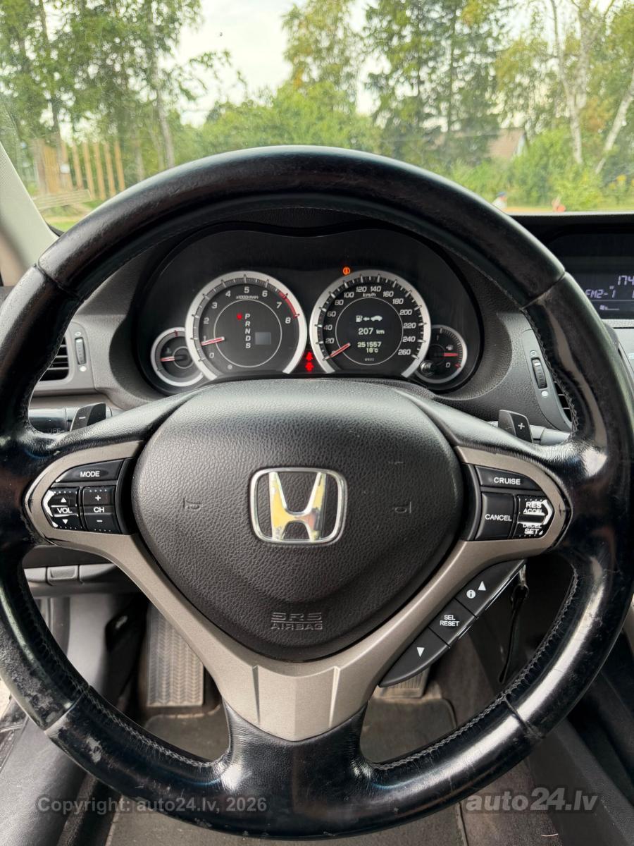 Black Honda Accord 2009 in Tallinn, with an engine capacity of 2.00 L and mileage of 251 thousand km for 3000 €, photo 8 on AUTOMOTO.COM.LV