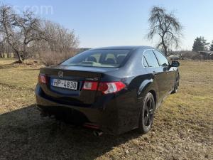 Black Honda Accord 2009 in Kuldiga, with an engine capacity of 2.40 L and mileage of 487 thousand km for 1650 €, photo 3 on AUTOMOTO.COM.LV