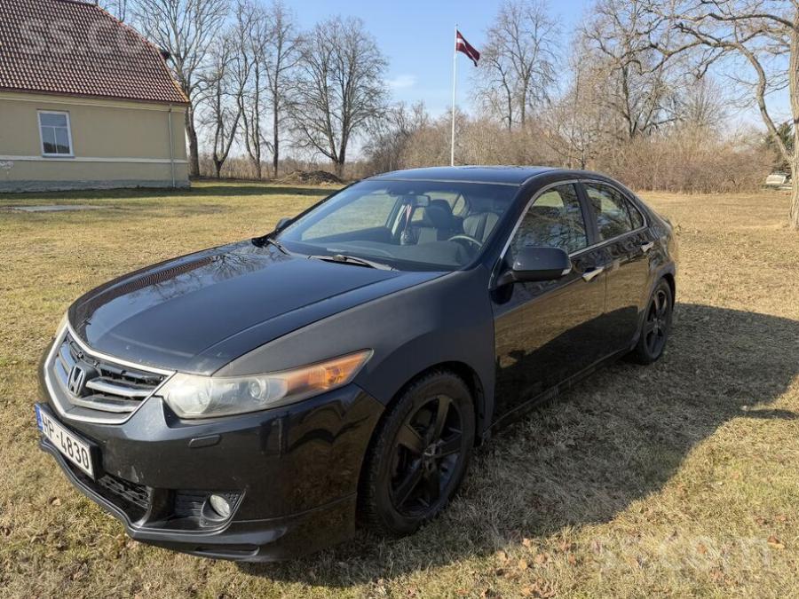 Black Honda Accord 2009 in Kuldiga, with an engine capacity of 2.40 L and mileage of 487 thousand km for 1650 €, photo 4 on AUTOMOTO.COM.LV