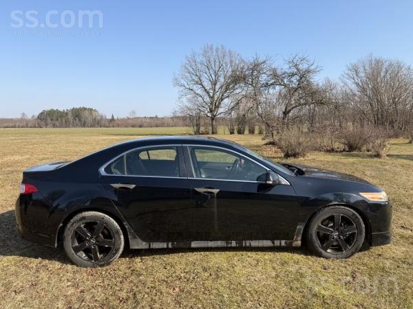 Black Honda Accord 2009 in Kuldiga, with an engine capacity of 2.40 L and mileage of 487 thousand km for 1650 €, photo 5 on AUTOMOTO.COM.LV