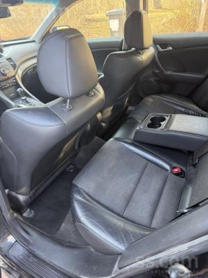 Black Honda Accord 2009 in Kuldiga, with an engine capacity of 2.40 L and mileage of 487 thousand km for 1650 €, photo 7 on AUTOMOTO.COM.LV