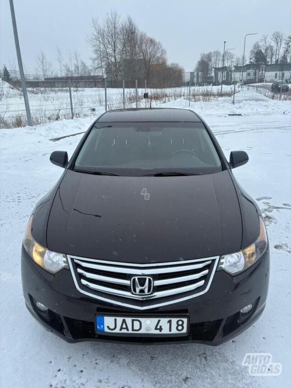 Melns Honda Accord 2010 Kauņa, ar dzinēja tilpumu 2.00 L un nobraukumu 290 tūkst. km par 5500 €, foto 1 vietnē AUTOMOTO.COM.LV