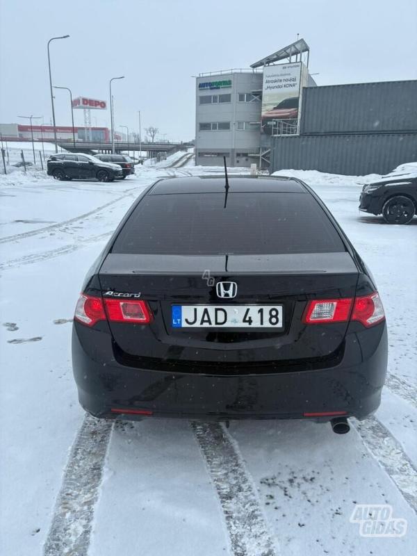 Melns Honda Accord 2010 Kauņa, ar dzinēja tilpumu 2.00 L un nobraukumu 290 tūkst. km par 5500 €, foto 10 vietnē AUTOMOTO.COM.LV