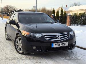 Melns Honda Accord 2010 Tallina, ar dzinēja tilpumu 2.00 L un nobraukumu 218 tūkst. km par 4998 €, foto  vietnē AUTOMOTO.COM.LV