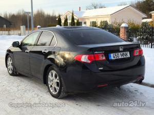 Melns Honda Accord 2010 Tallina, ar dzinēja tilpumu 2.00 L un nobraukumu 218 tūkst. km par 4998 €, foto 3 vietnē AUTOMOTO.COM.LV