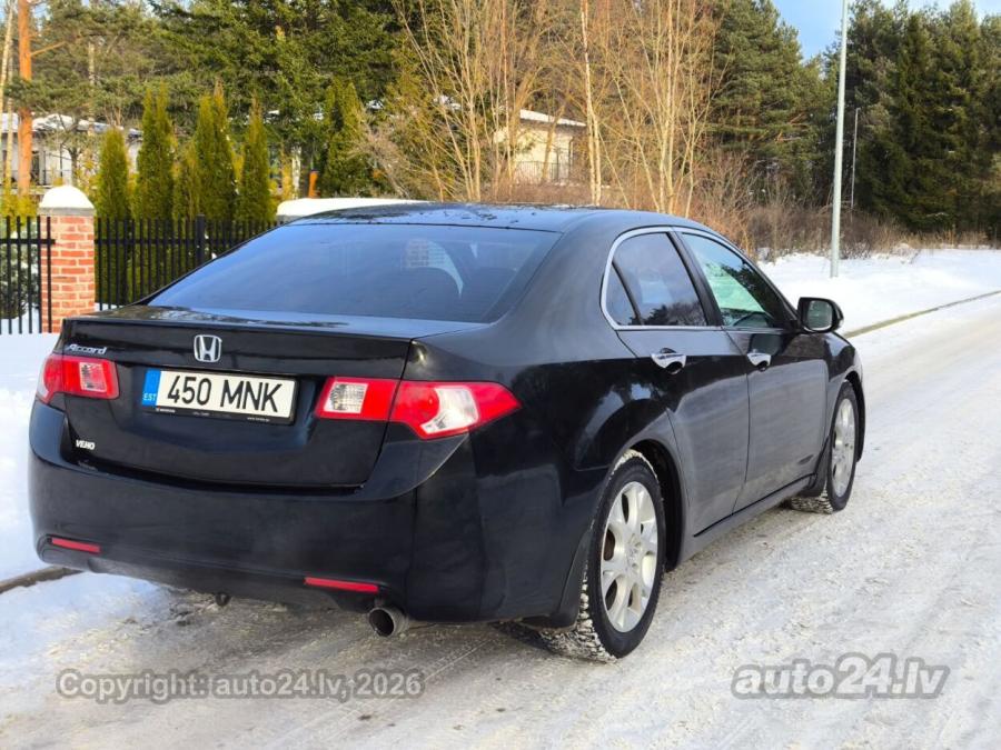 Melns Honda Accord 2010 Tallina, ar dzinēja tilpumu 2.00 L un nobraukumu 218 tūkst. km par 4998 €, foto 6 vietnē AUTOMOTO.COM.LV