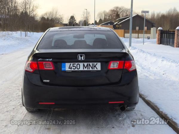 Melns Honda Accord 2010 Tallina, ar dzinēja tilpumu 2.00 L un nobraukumu 218 tūkst. km par 4998 €, foto 8 vietnē AUTOMOTO.COM.LV