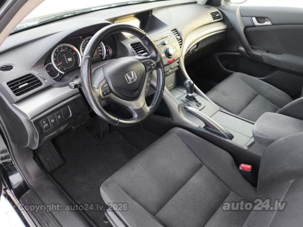 Melns Honda Accord 2010 Tallina, ar dzinēja tilpumu 2.00 L un nobraukumu 218 tūkst. km par 4998 €, foto 9 vietnē AUTOMOTO.COM.LV