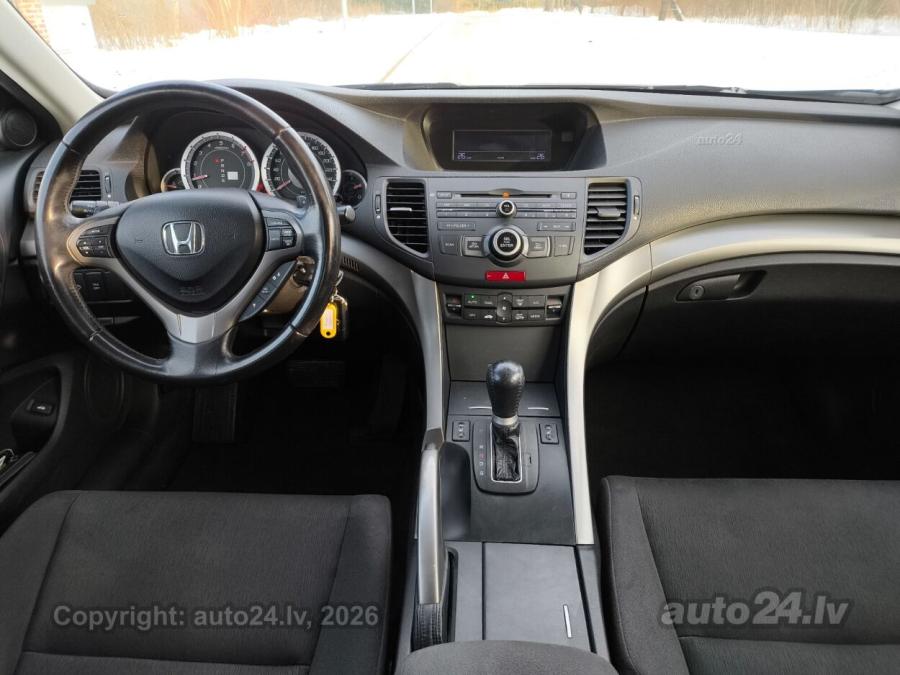 Melns Honda Accord 2010 Tallina, ar dzinēja tilpumu 2.00 L un nobraukumu 218 tūkst. km par 4998 €, foto 11 vietnē AUTOMOTO.COM.LV