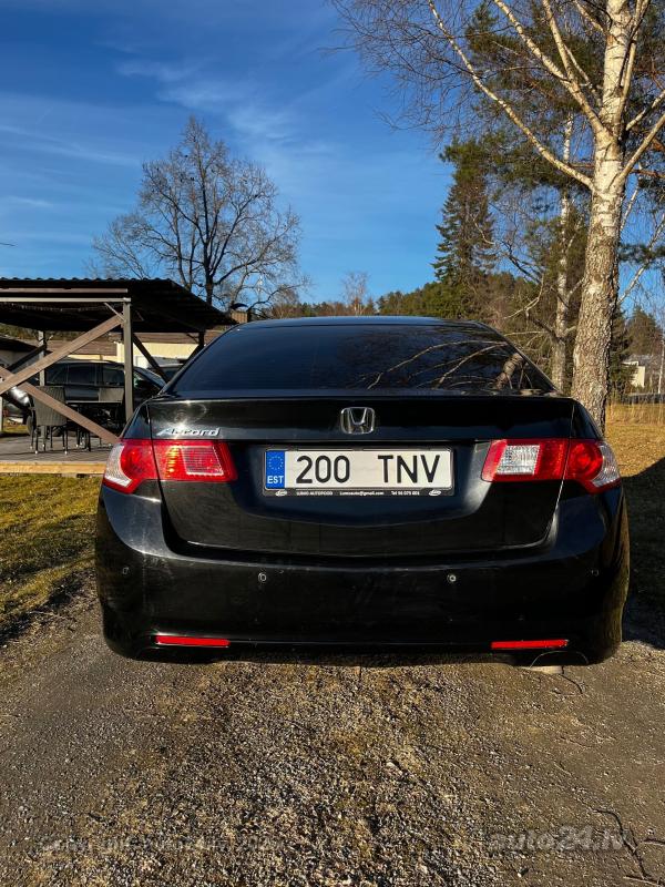 Melns Honda Accord 2010 Tallina, ar dzinēja tilpumu 2.20 L un nobraukumu 300 tūkst. km par 5700 €, foto 3 vietnē AUTOMOTO.COM.LV