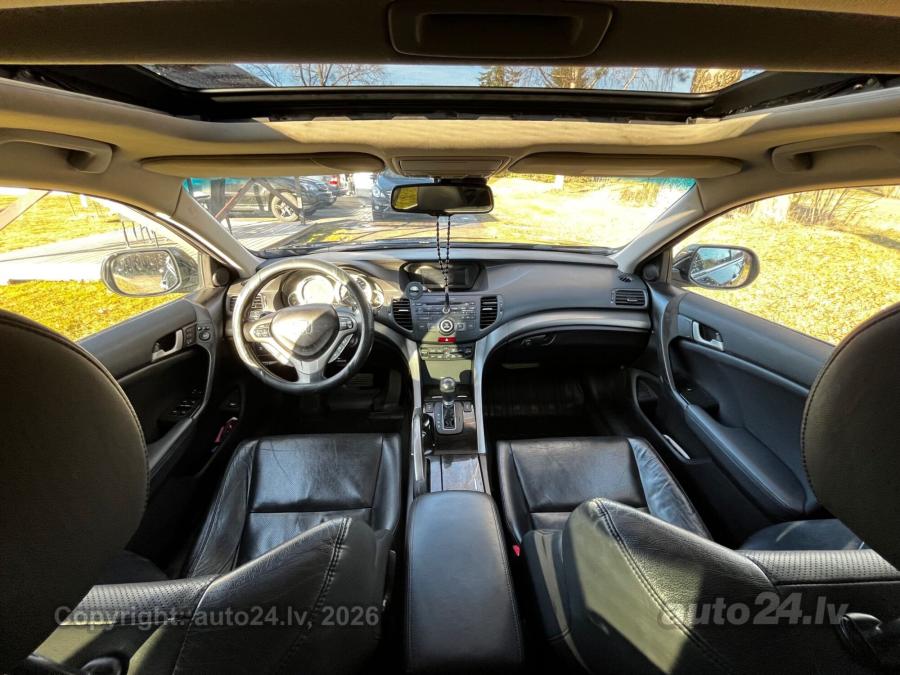 Black Honda Accord 2010 in Tallinn, with an engine capacity of 2.20 L and mileage of 300 thousand km for 5700 €, photo 6 on AUTOMOTO.COM.LV