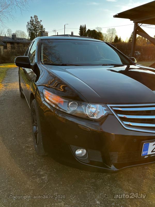 Melns Honda Accord 2010 Tallina, ar dzinēja tilpumu 2.20 L un nobraukumu 300 tūkst. km par 5700 €, foto 8 vietnē AUTOMOTO.COM.LV