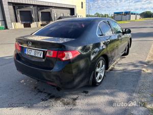 Black Honda Accord 2011 in Tallinn, with an engine capacity of 2.00 L and mileage of 230 thousand km for 4200 €, photo 4 on AUTOMOTO.COM.LV