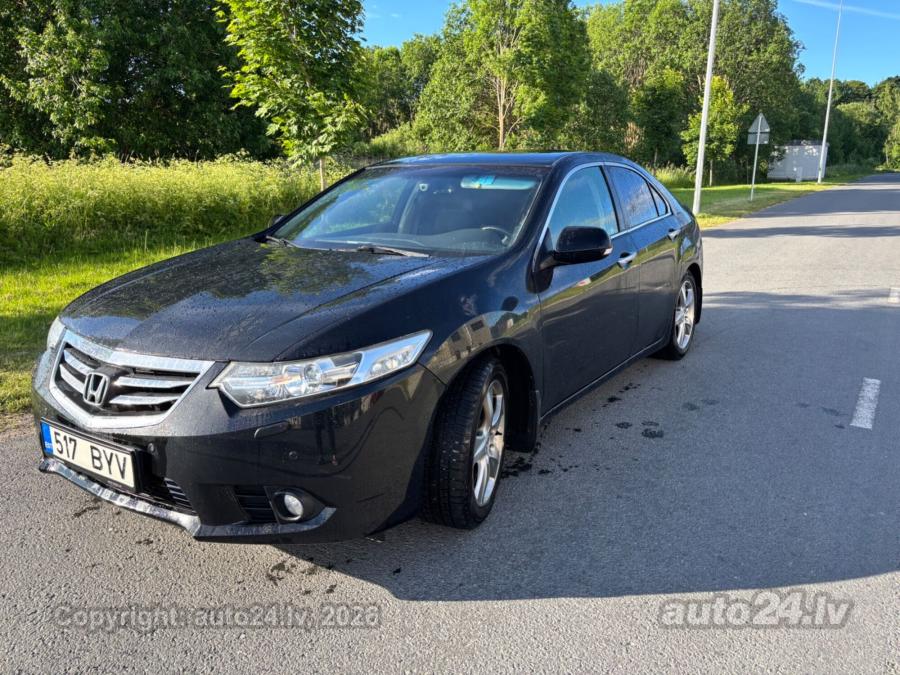 Black Honda Accord 2011 in Tallinn, with an engine capacity of 2.00 L and mileage of 230 thousand km for 4200 €, photo 7 on AUTOMOTO.COM.LV