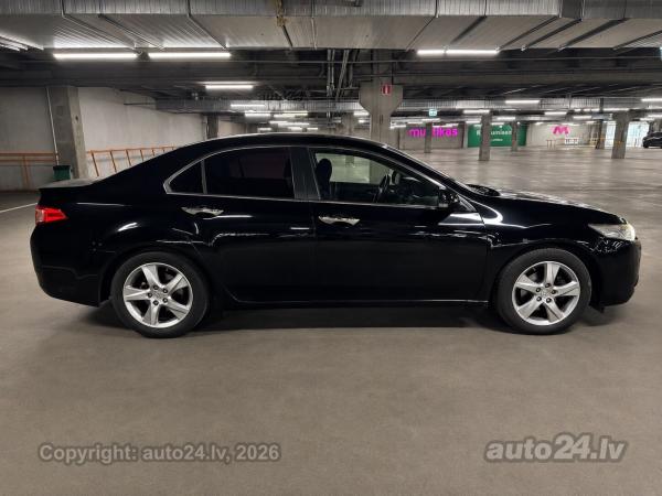 Melns Honda Accord 2014 Tallina, ar dzinēja tilpumu 2.00 L un nobraukumu 112 tūkst. km par 8000 €, foto 5 vietnē AUTOMOTO.COM.LV