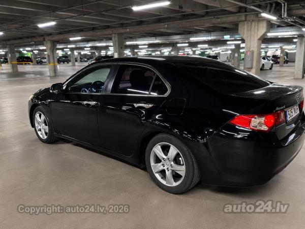 Melns Honda Accord 2014 Tallina, ar dzinēja tilpumu 2.00 L un nobraukumu 112 tūkst. km par 8000 €, foto 10 vietnē AUTOMOTO.COM.LV