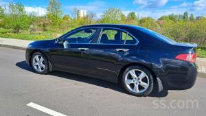 Black Honda Accord 2015 in Riga, with an engine capacity of 2.00 L and mileage of 132 thousand km for 9700 €, photo 2 on AUTOMOTO.COM.LV