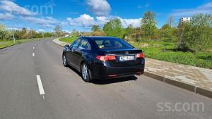 Black Honda Accord 2015 in Riga, with an engine capacity of 2.00 L and mileage of 132 thousand km for 9700 €, photo 6 on AUTOMOTO.COM.LV