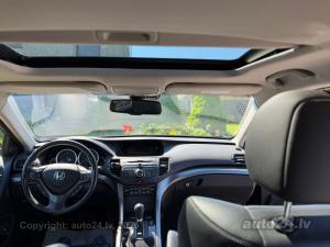 Black Honda Accord 2015 in Tallinn, with an engine capacity of 2.00 L and mileage of 144 thousand km for 10000 €, photo 6 on AUTOMOTO.COM.LV